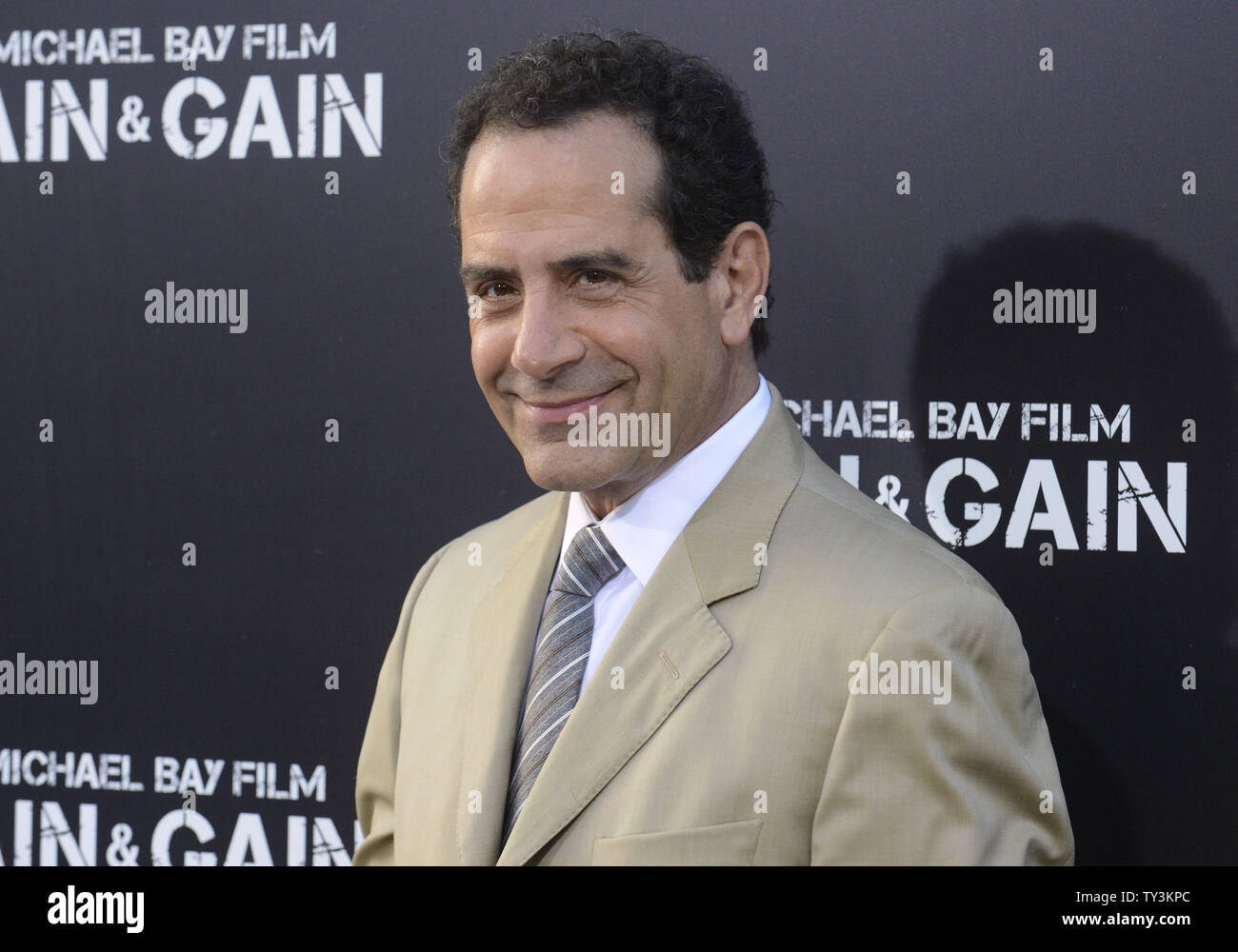 Pain And Gain Tony Shalhoub Lifting