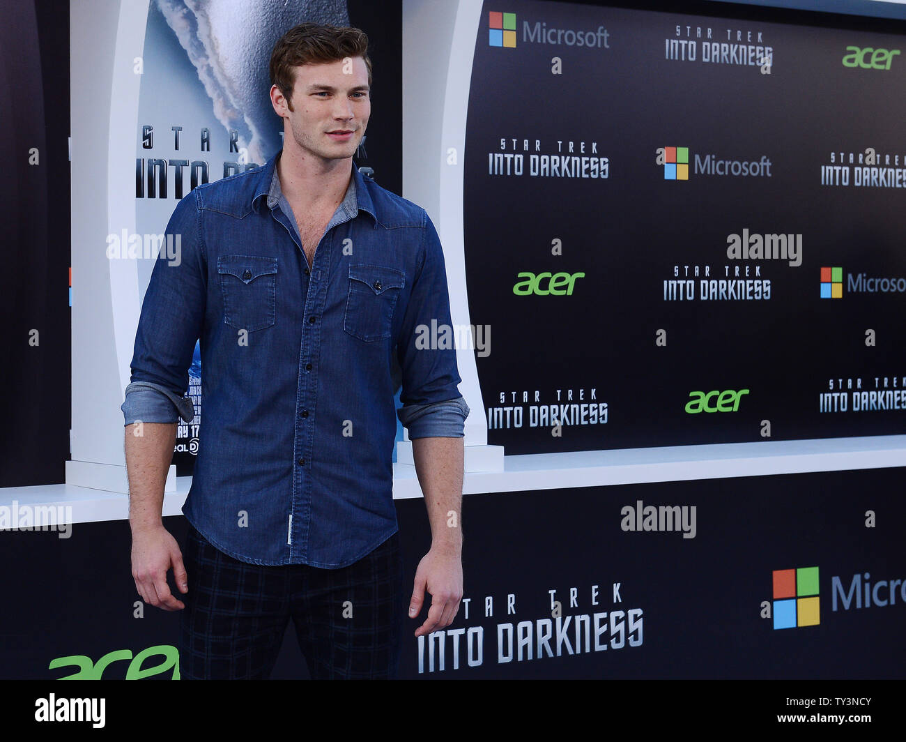 Derek Theler arrives for the "Star Trek Into Darkness" premiere at the ...