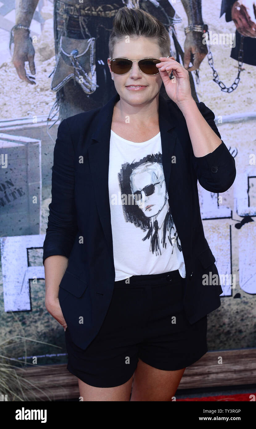 Natalie Maines arrives for the World Premiere of Disney/Jerry ...