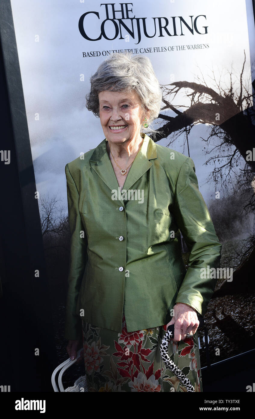 Paranormal investigator Lorraine Warren attends the premiere of "The ...