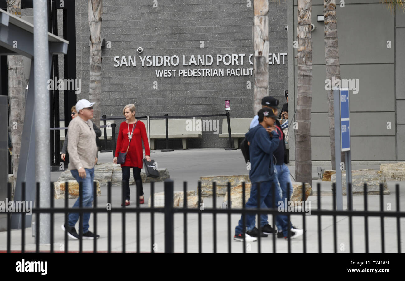 Customs stations hi-res stock photography and images - Alamy