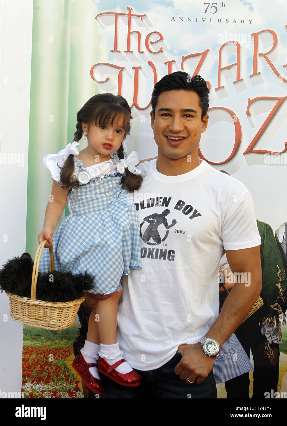 Mario lopez daughter gia on hi-res stock photography and images - Alamy