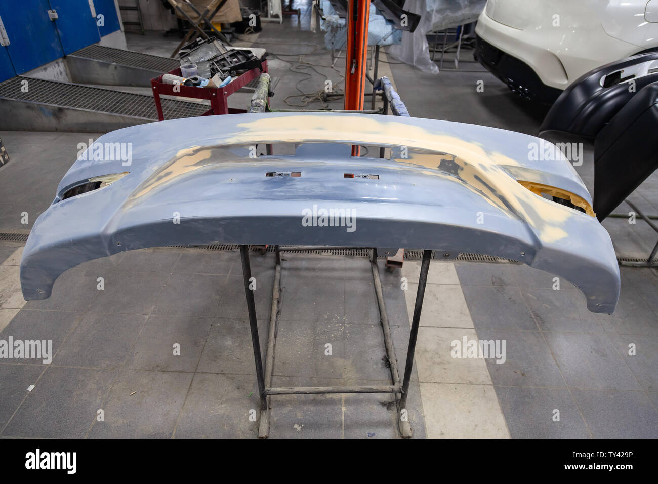 Vehicles repaint hi-res stock photography and images - Alamy