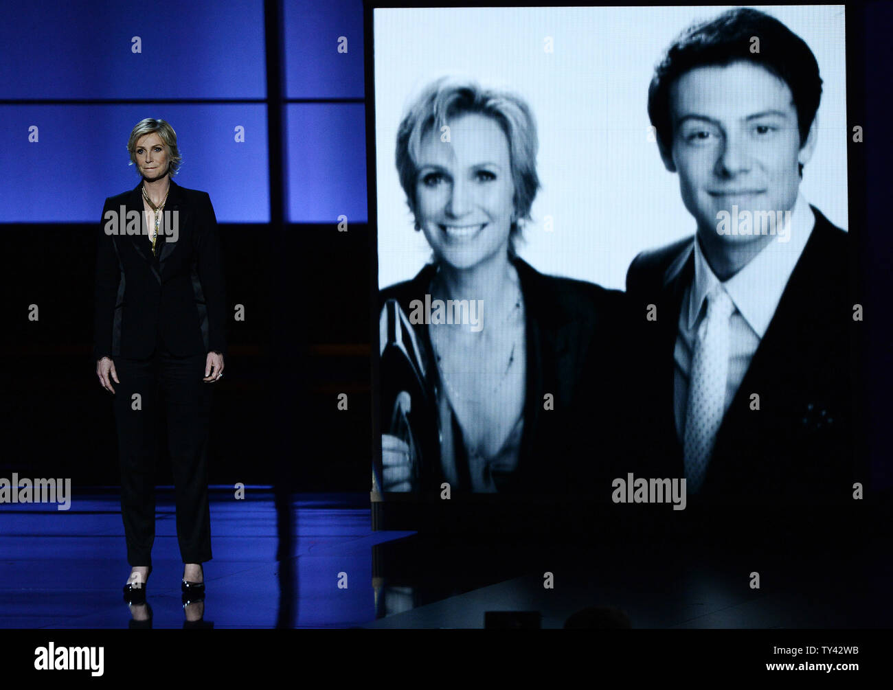 Actress Jane Lynch delivers remarks for a memoriam for actor Cory ...