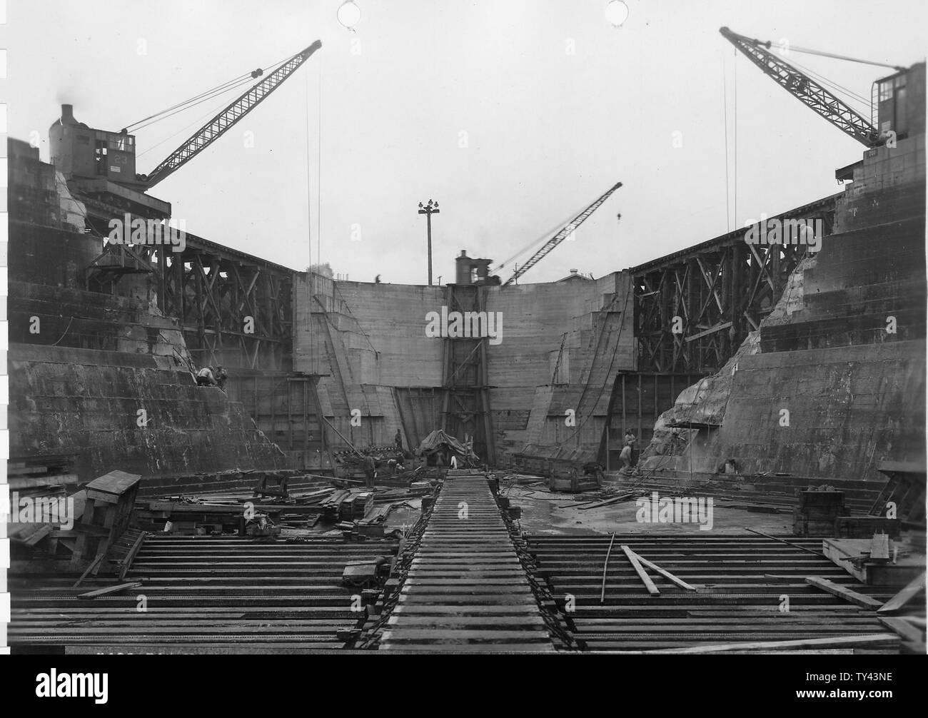 Extension to Dry Dock No. 2, looking north Stock Photo - Alamy