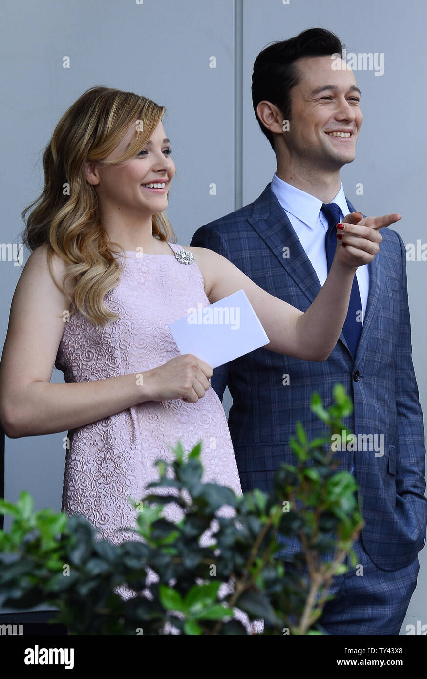 Actors Chloe Grace Moretz (L) and Joseph Gordon-Levitt attend an ...