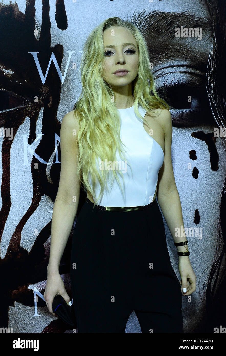 Carrie 2013 Portia Doubleday High Resolution Stock Photography and ...