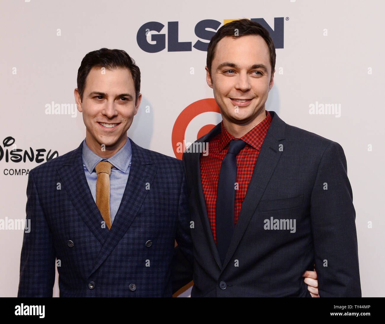 Actor Jim Parsons (R) and boyfriend Todd Spiewak arrive for the 9th ...