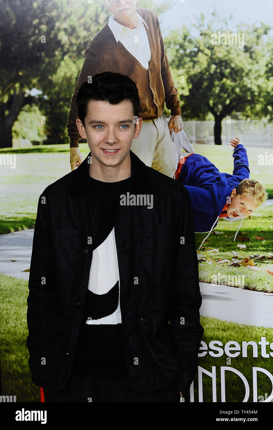 Attends premiere new british film hi-res stock photography and images ...