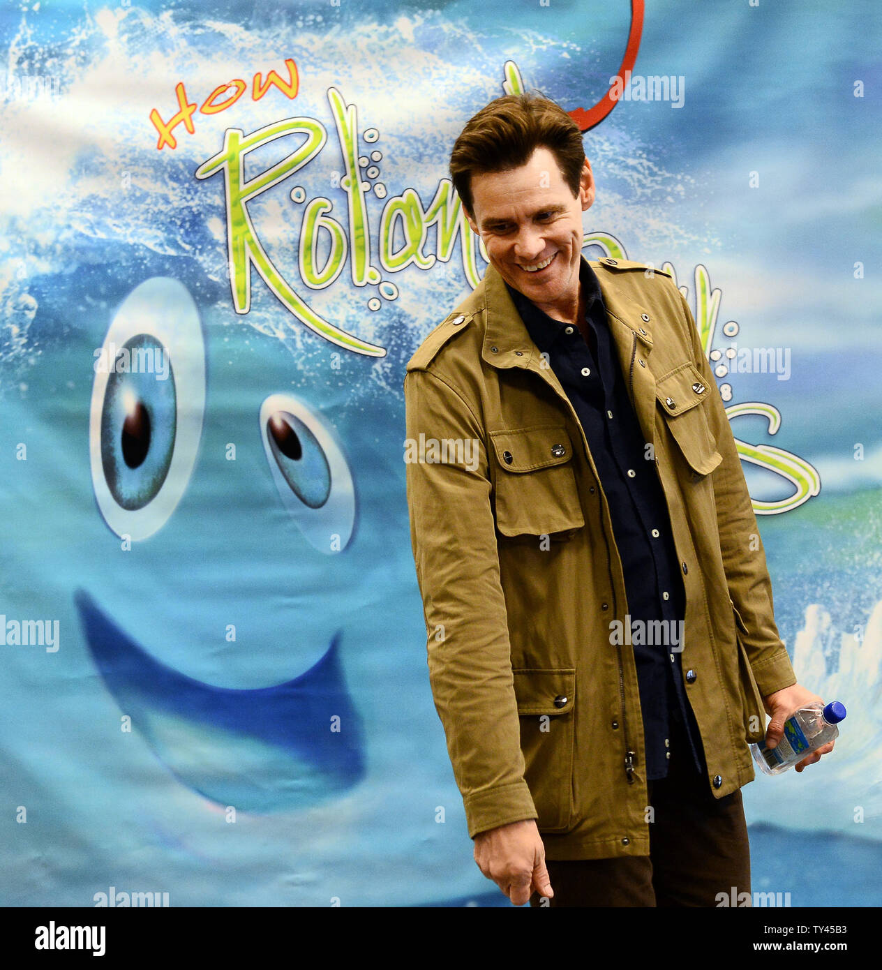 Actor and author Jim Carrey arrives to read from his new children's ...