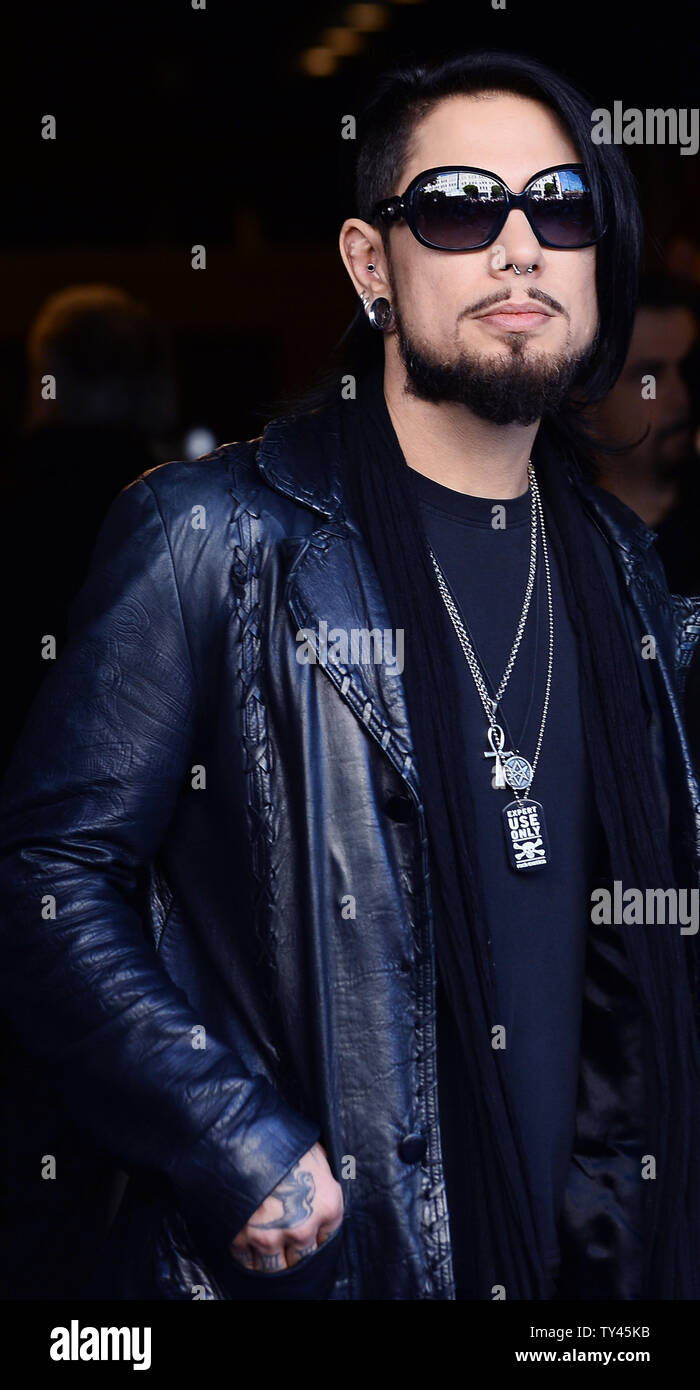 Dave Navarro of the rock band Jane's Addiction waits to be introduced ...