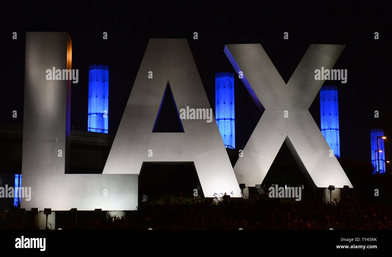 The landmark, oscillating-color 100 foot-high glass pylons at the LAX ...