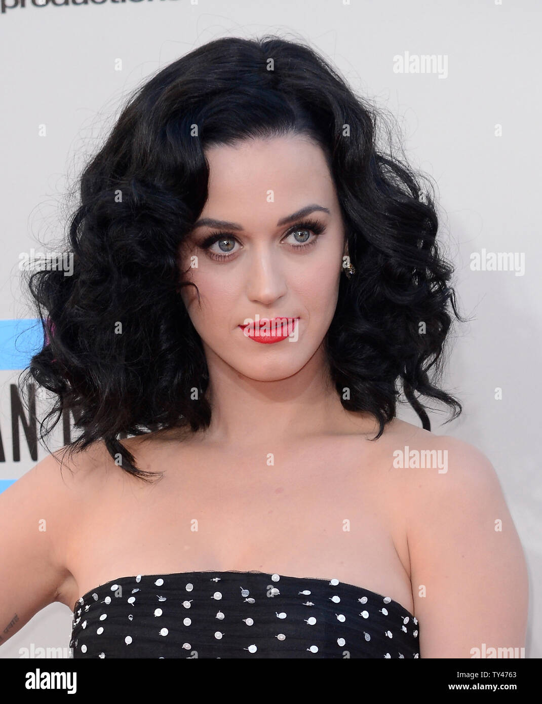 Recording artist Katy Perry arrives for the 41st annual American Music ...