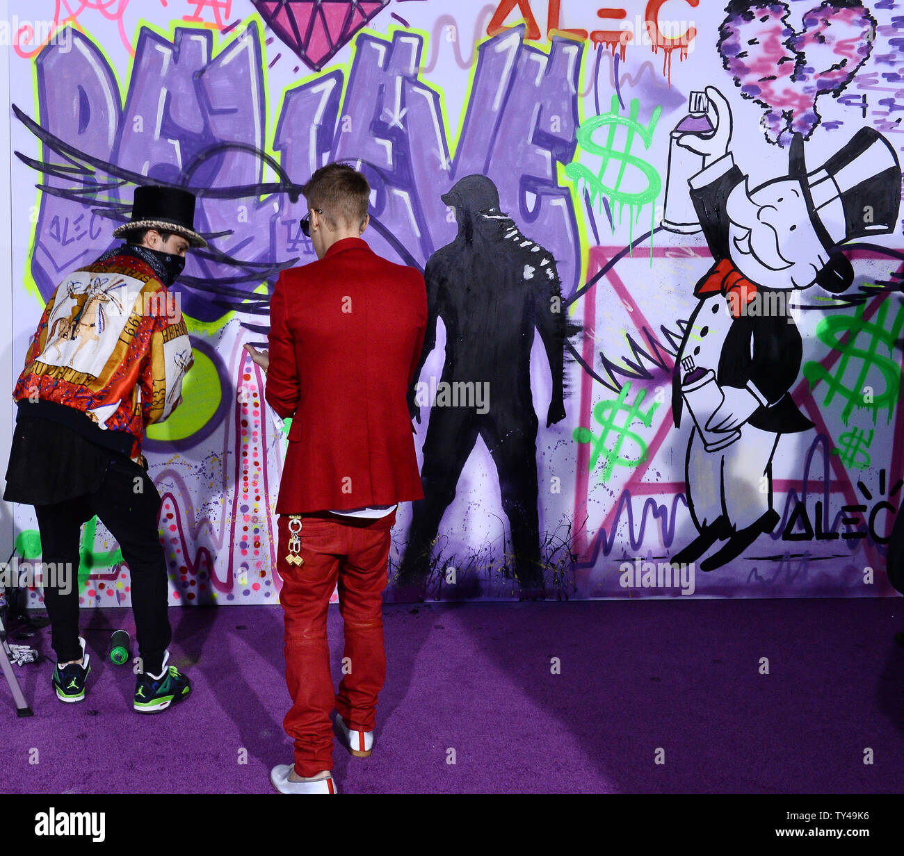 Justin Bieber Doing Graffiti