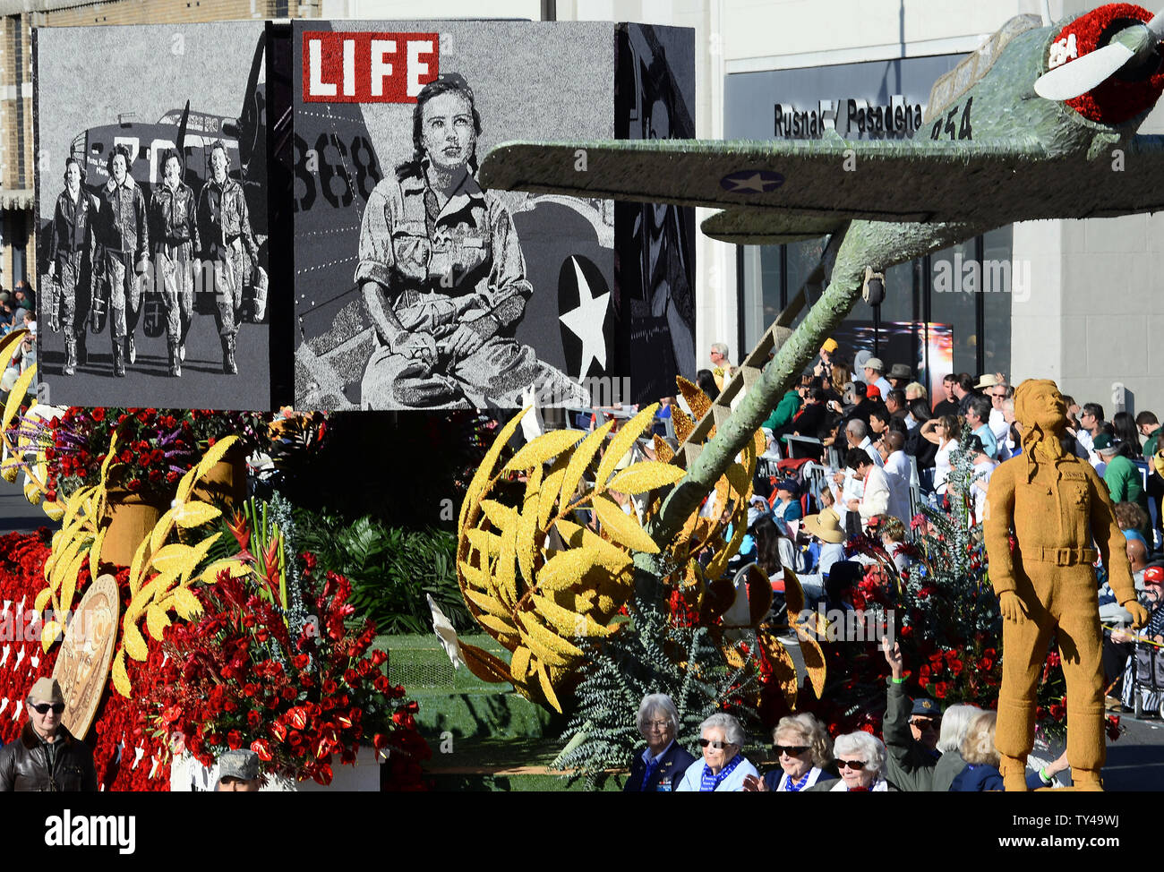 Wingtip to Wingtip Association's float "Our Eyes are on the Stars" won ...