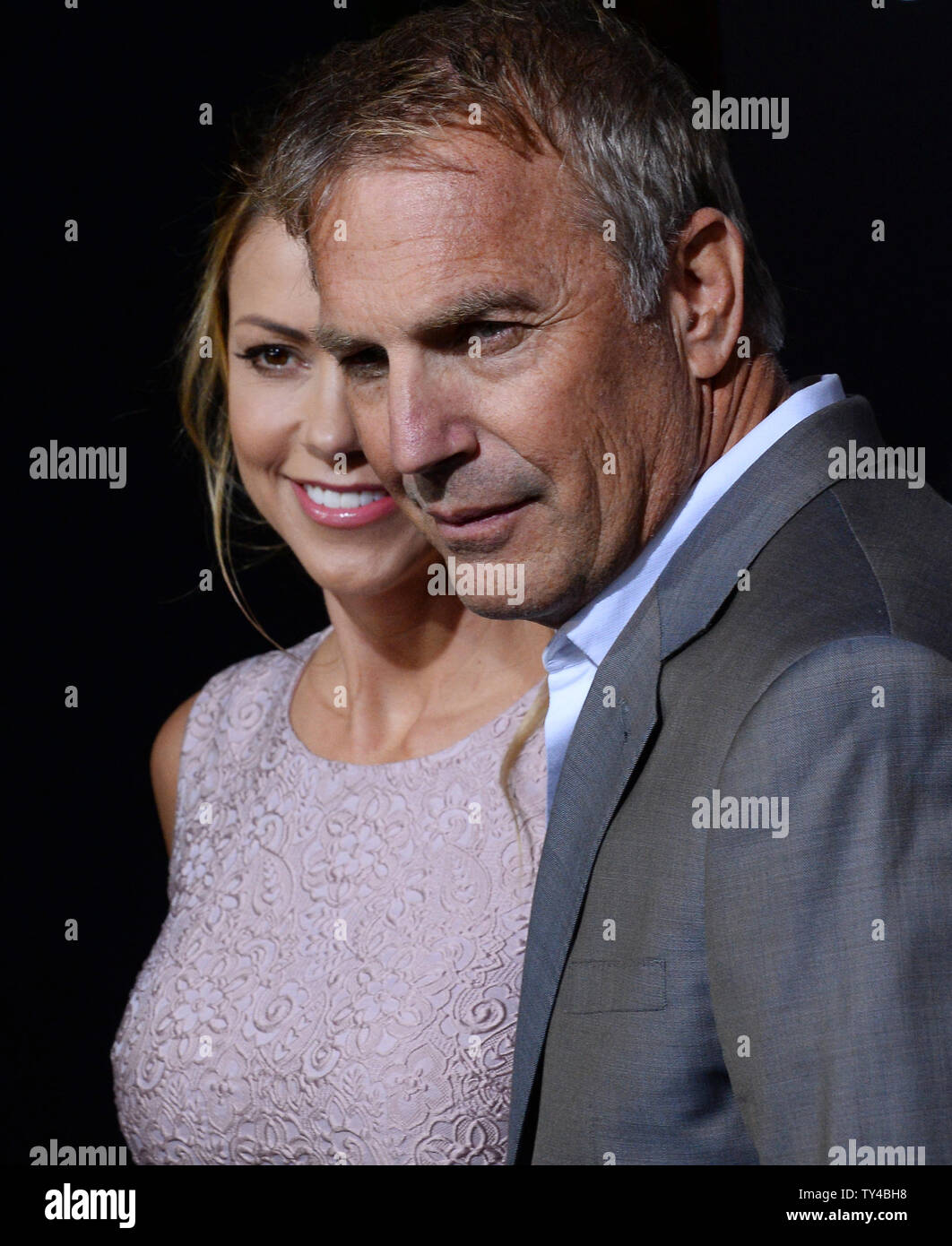 Kevin Costner Christine Baumgartner Jack Ryan High Resolution Stock ...