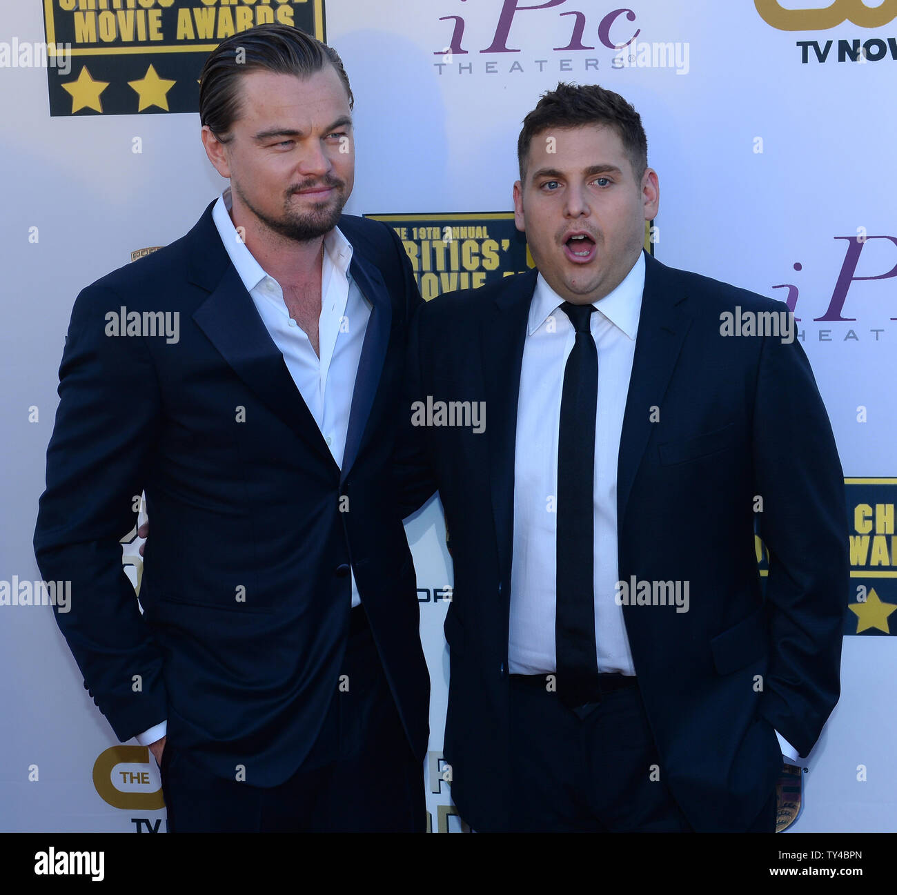 Actors Leonardo DiCaprio (L) and Jonah Hill attend the 19th annual ...