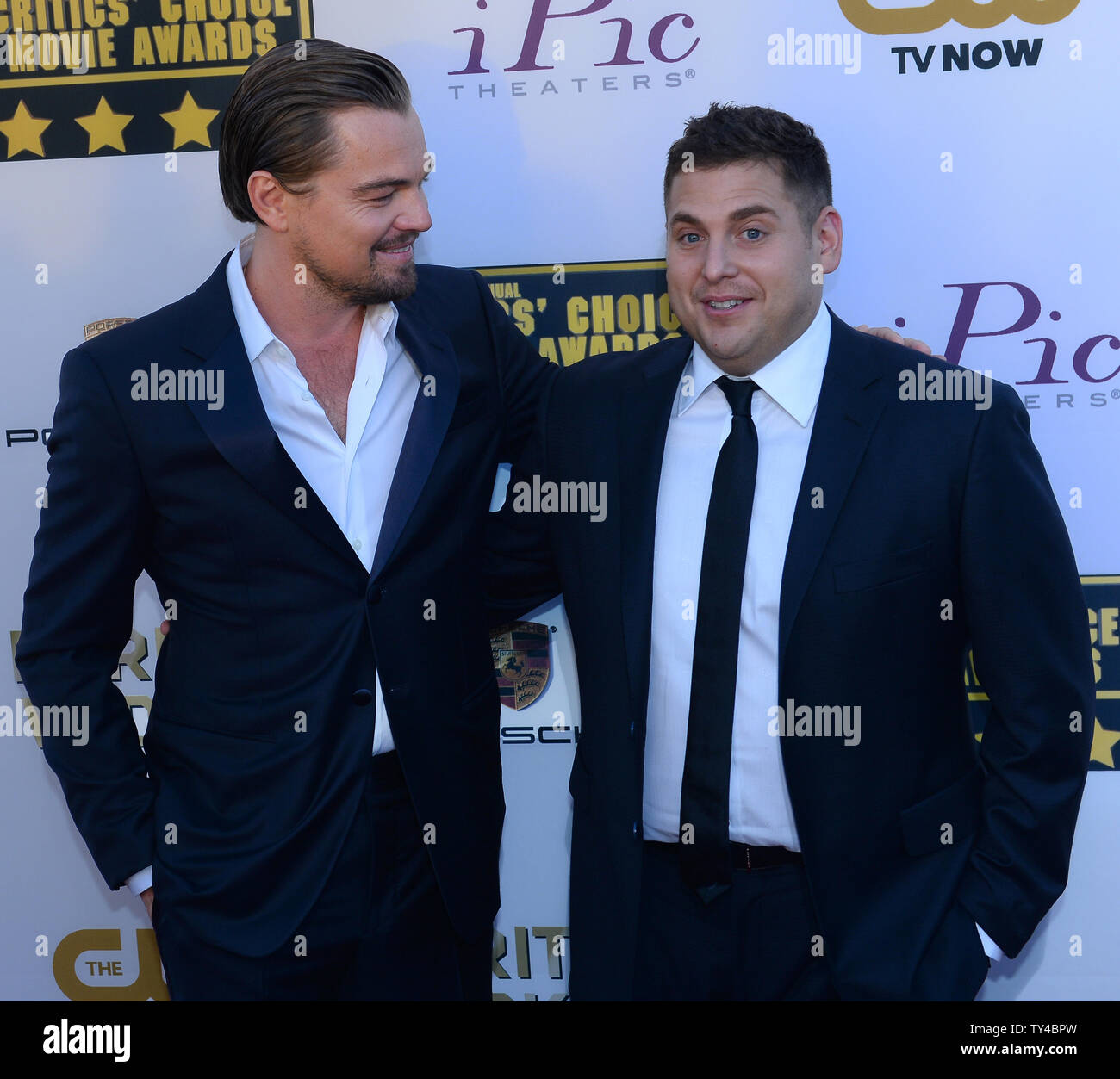 Actors Leonardo DiCaprio (L) and Jonah Hill attend the 19th annual ...
