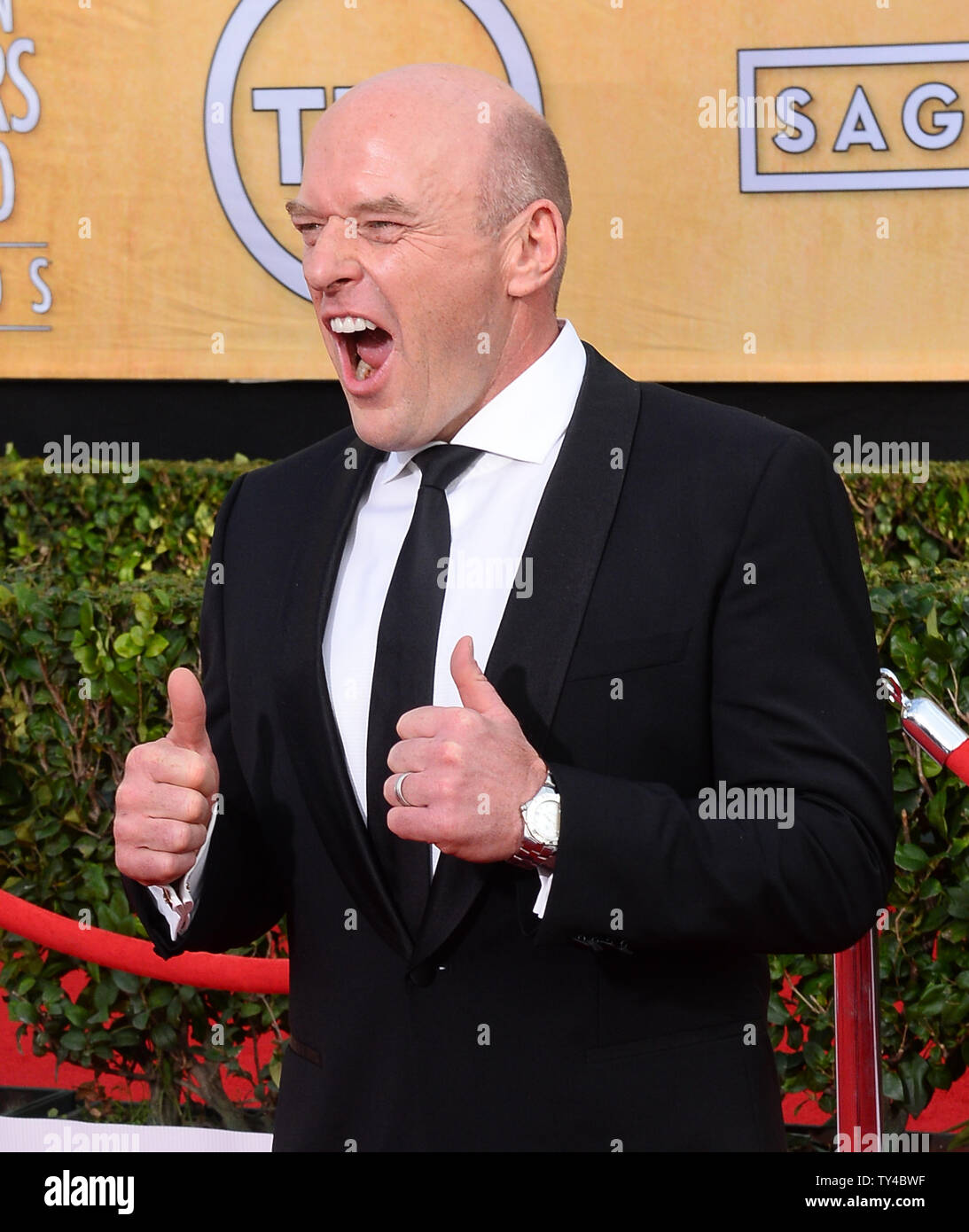 Actor Dean Norris arrives for the 20th annual SAG Awards held at the ...