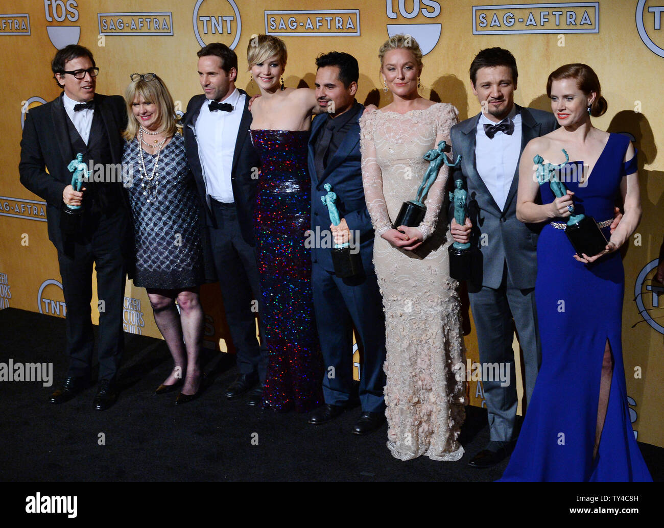 Writer-director David O. Russell (L) appears backstage with "American ...