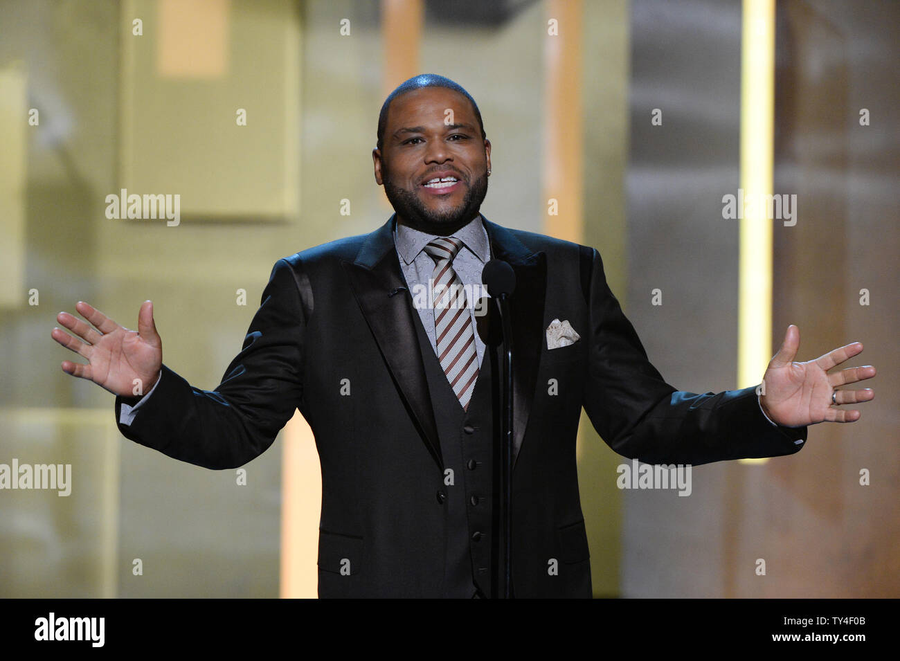 Actor Anthony Anderson hosts the 45th NAACP Image Awards at the ...