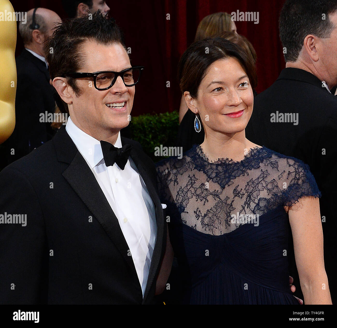 Actor Johnny Knoxville and wife Naomi Nelson arrive on the red carpet ...