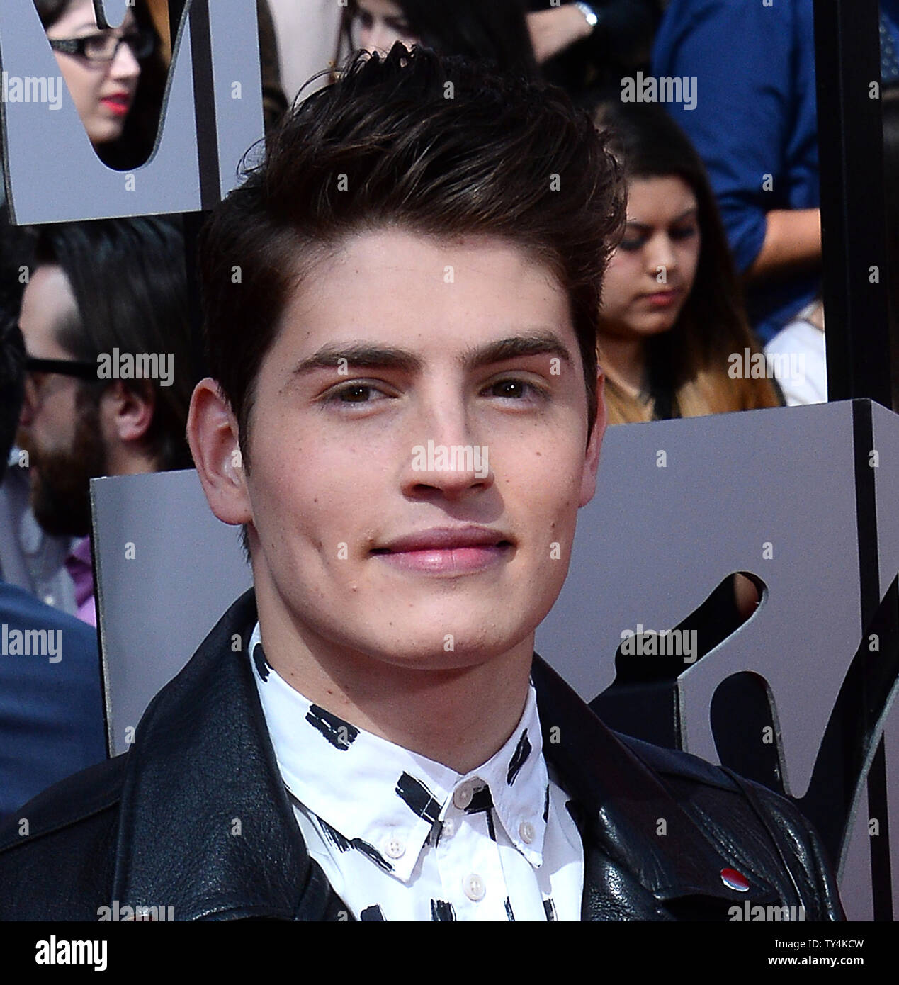 Actor Gregg Sulkin arrives for the MTV Movie Awards at Nokia Theatre L ...