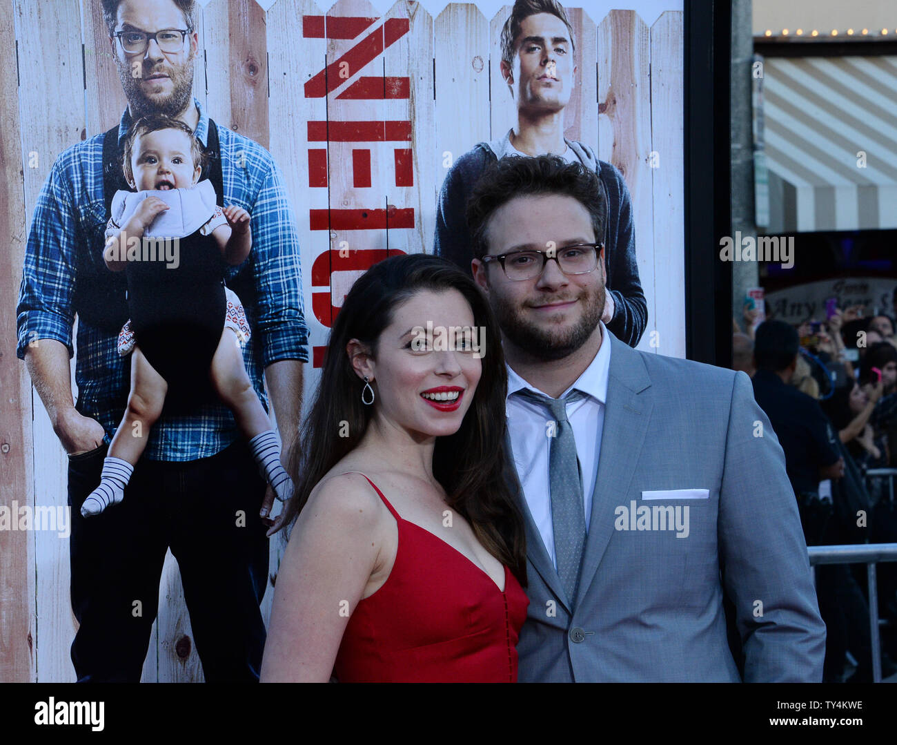 Cast member Seth Rogen and his wife Lauren Miller attend the premiere ...