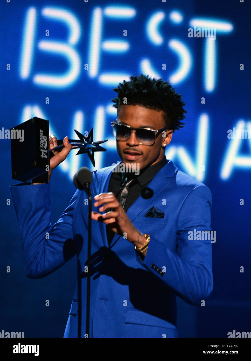 August Alsina accepts his Best New Artist award during the 14th annual ...