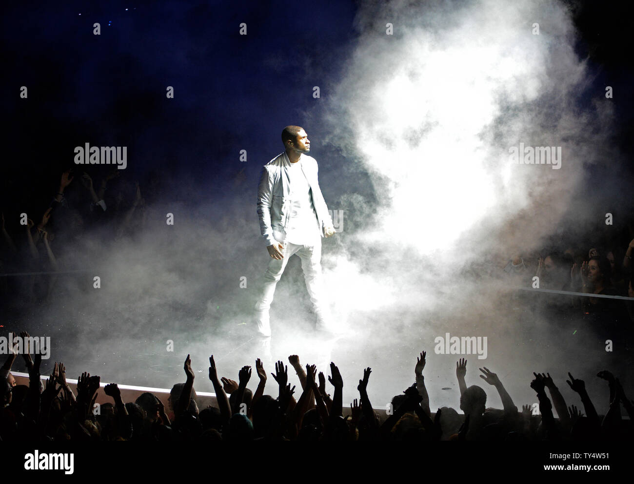Usher performs at the 2014 MTV Video Music Awards at the Forum in ...