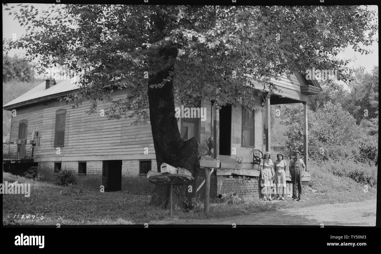 Franklin, Riley; self, daughter and home Stock Photo - Alamy