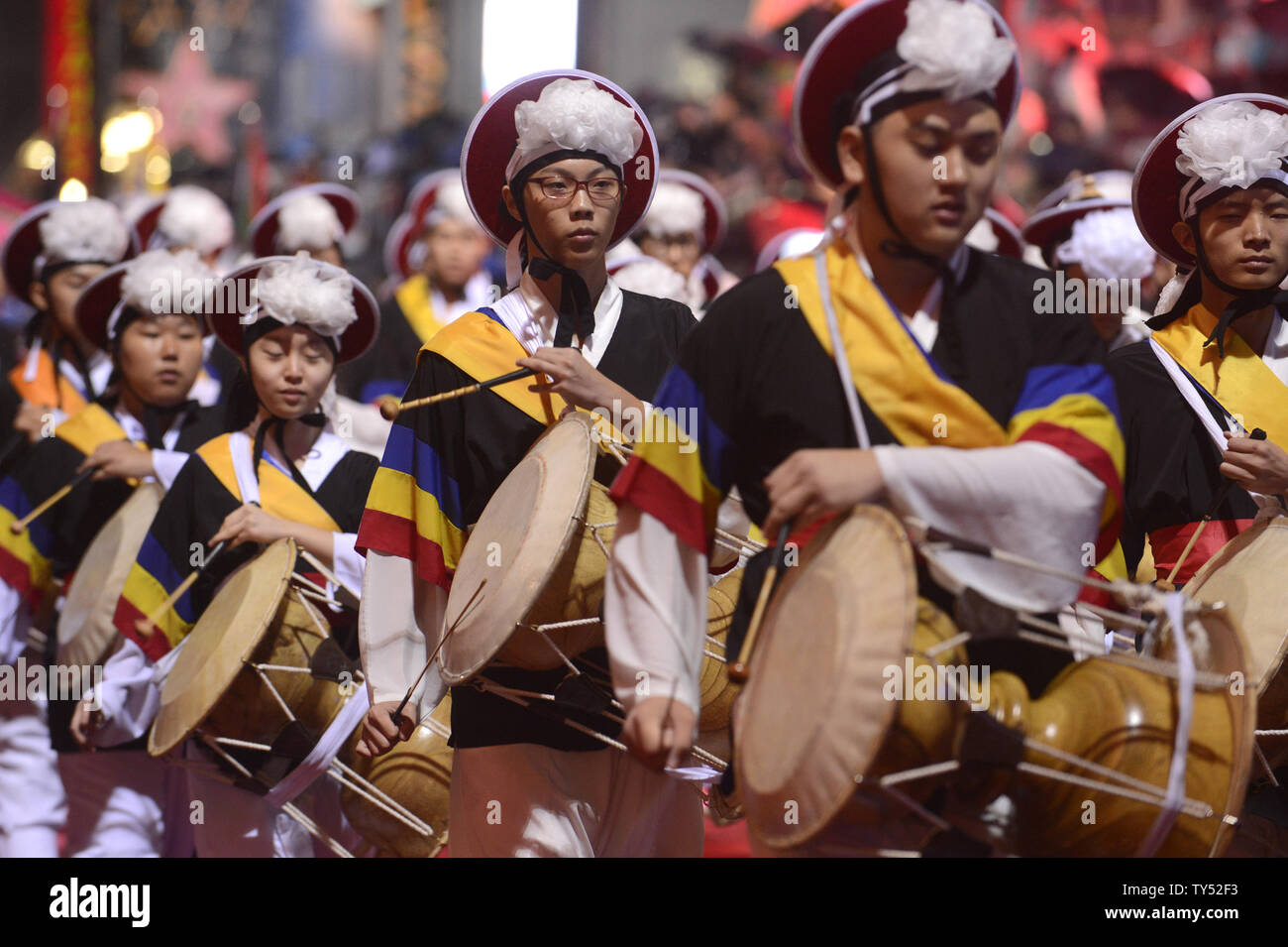 2014 hollywood christmas parade hi-res stock photography and images - Alamy