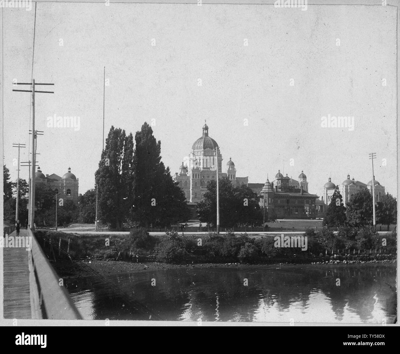Canada government building Black and White Stock Photos & Images - Alamy