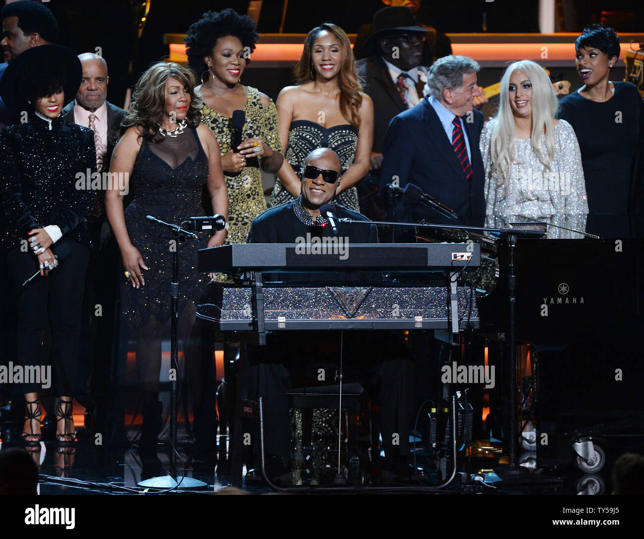 Berry gordy and stevie wonder hi-res stock photography and images - Alamy