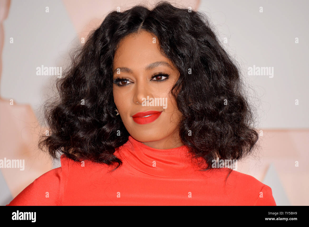 Solange Knowles arrives on the red carpet at the 87th Academy Awards at ...