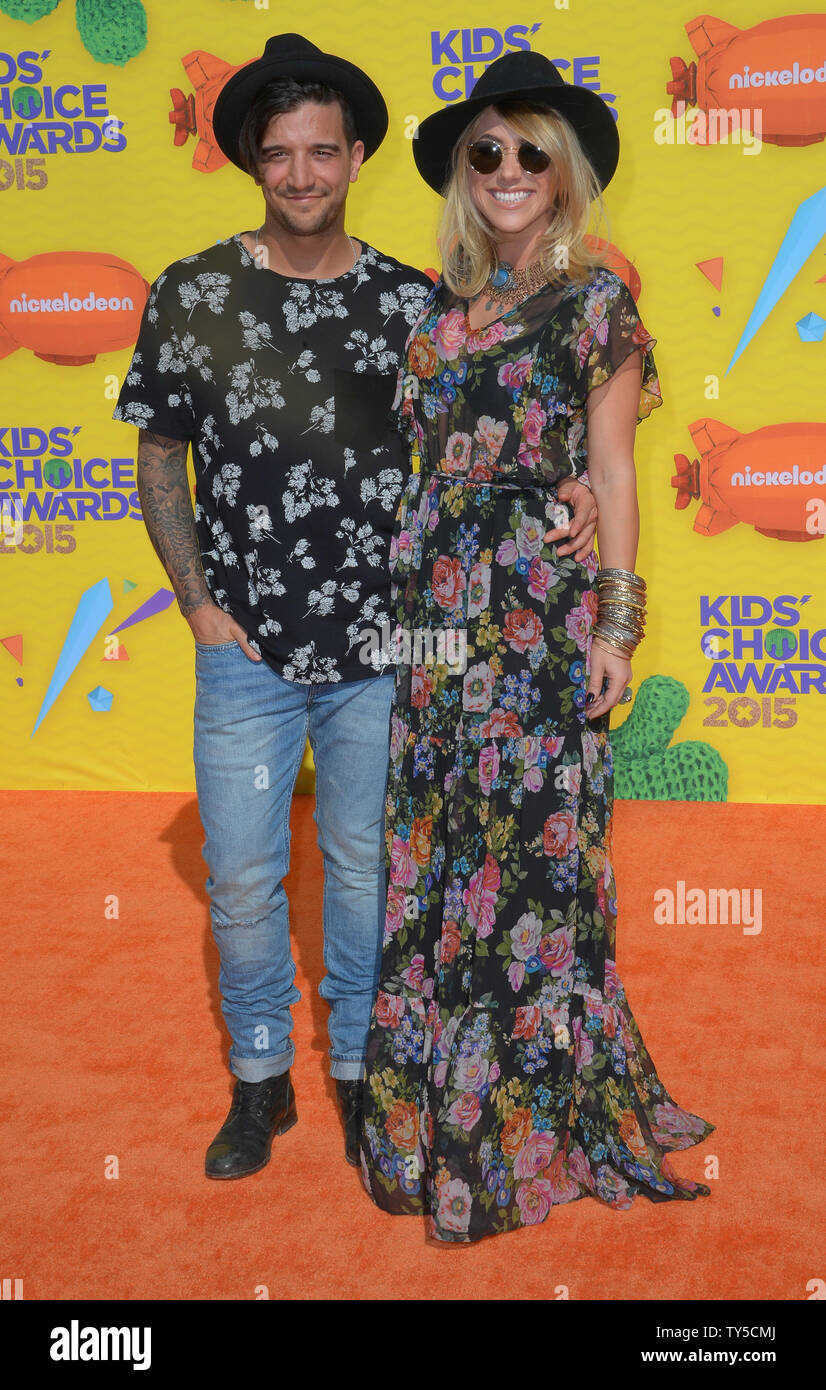 Dancer Mark Ballas (L) and singer-songwriter BC Jean attend Nickelodeon ...