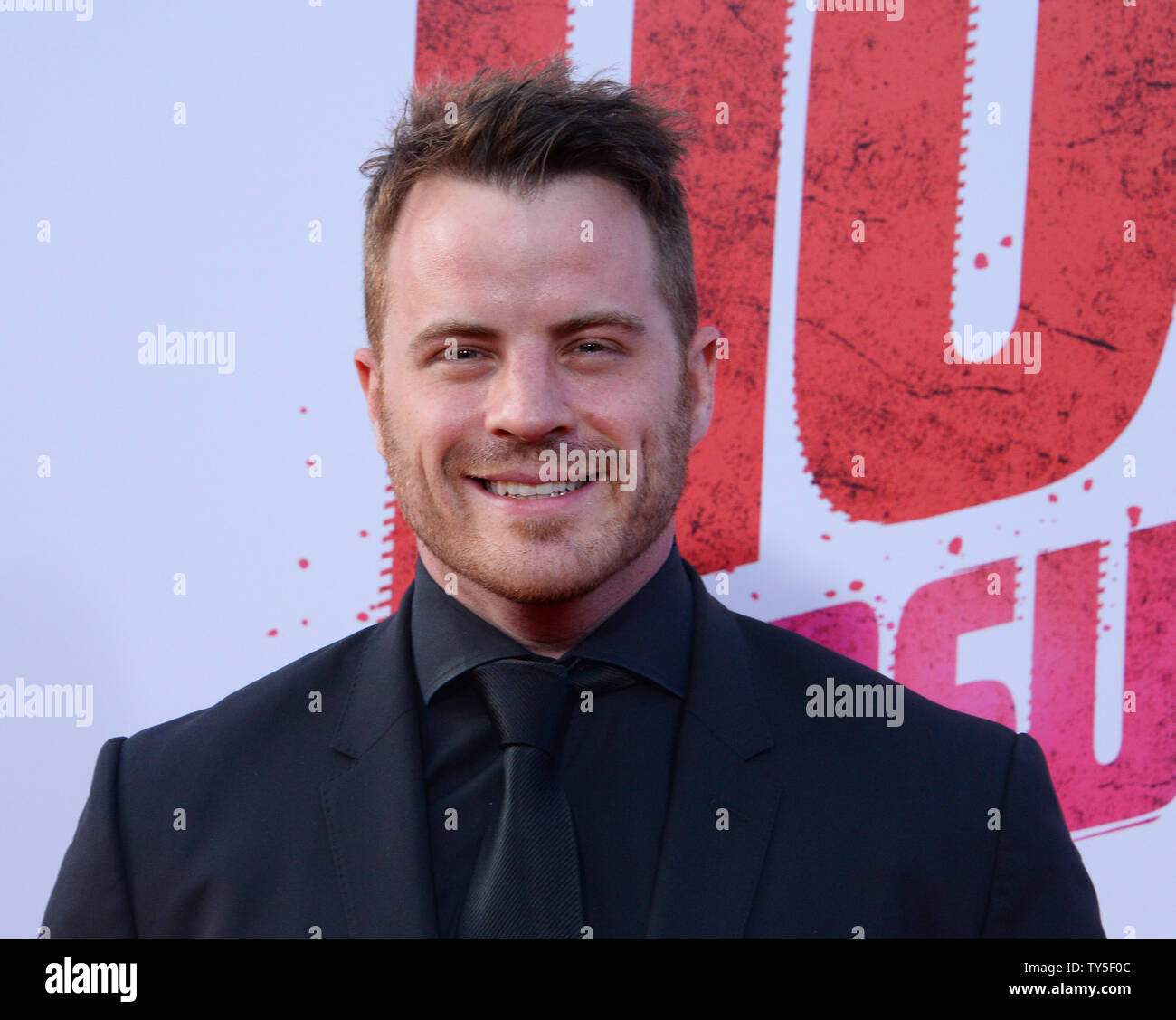 Robert kazinsky hot pursuit hi-res stock photography and images - Alamy