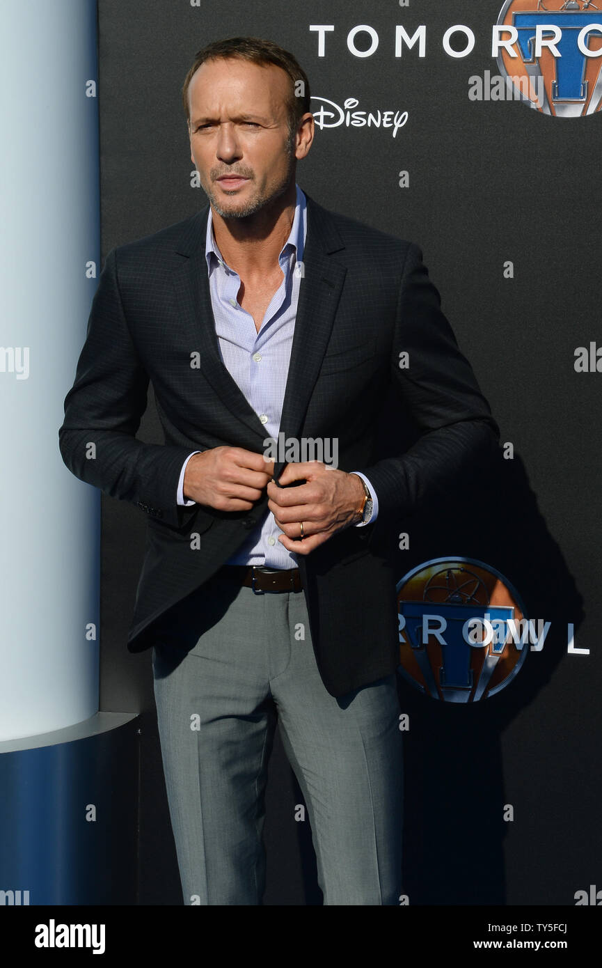 Cast member Tim McGraw attends the premiere of the sci-fi motion ...