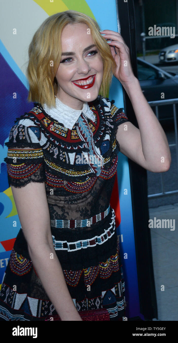 Actress Jena Malone attends the premiere of the biographical motion ...