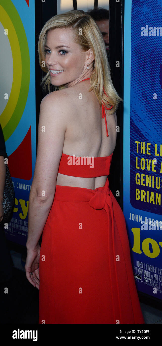 Cast member Elizabeth Banks attends the premiere of the biographical ...