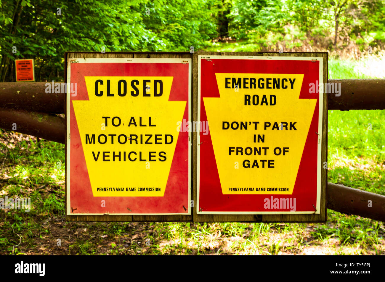 Pennsylvania game commission signs hi-res stock photography and images ...