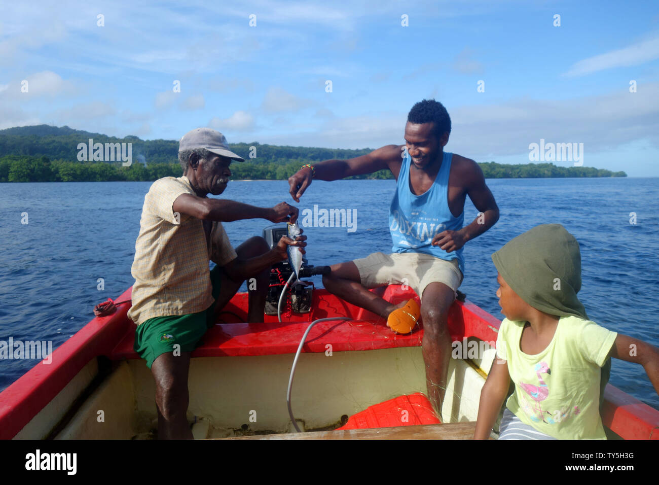 Catching a little tuna on the way from Malo Island to Espiritu Santo ...