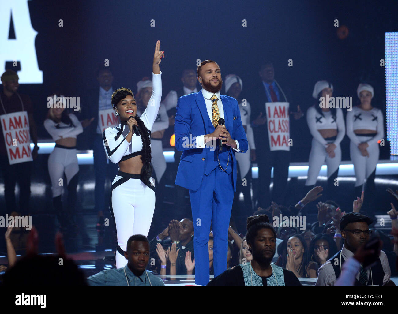 Jidenna hi-res stock photography and images - Alamy