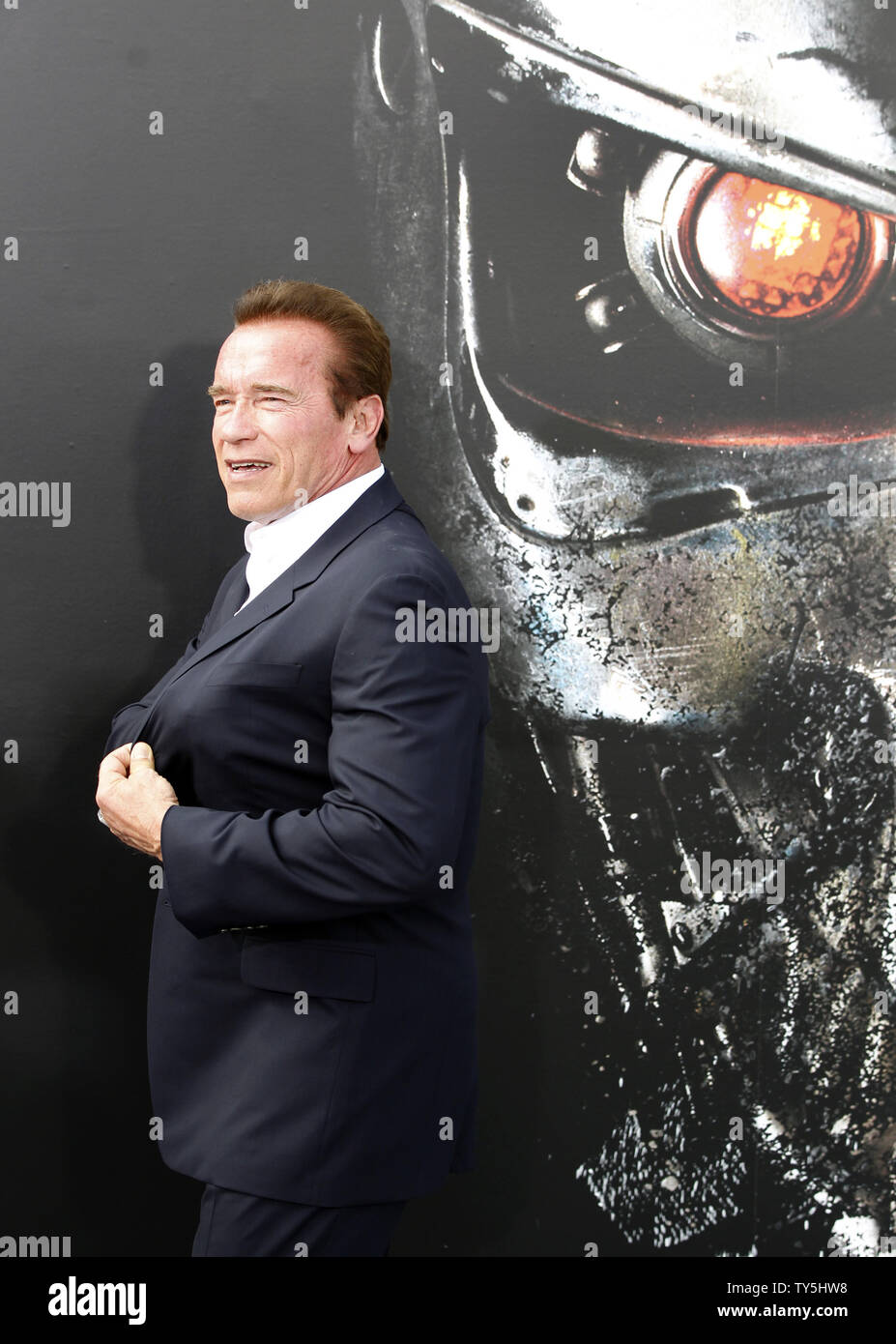 El Terminator T Cast Member Arnold Schwarzenegger Attends The Premiere