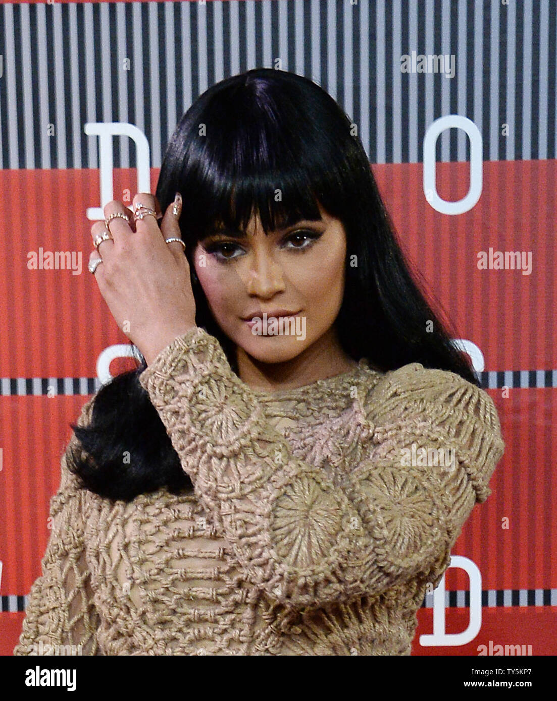 TV personality Kylie Jenner arrives on the red carpet for the 32nd ...