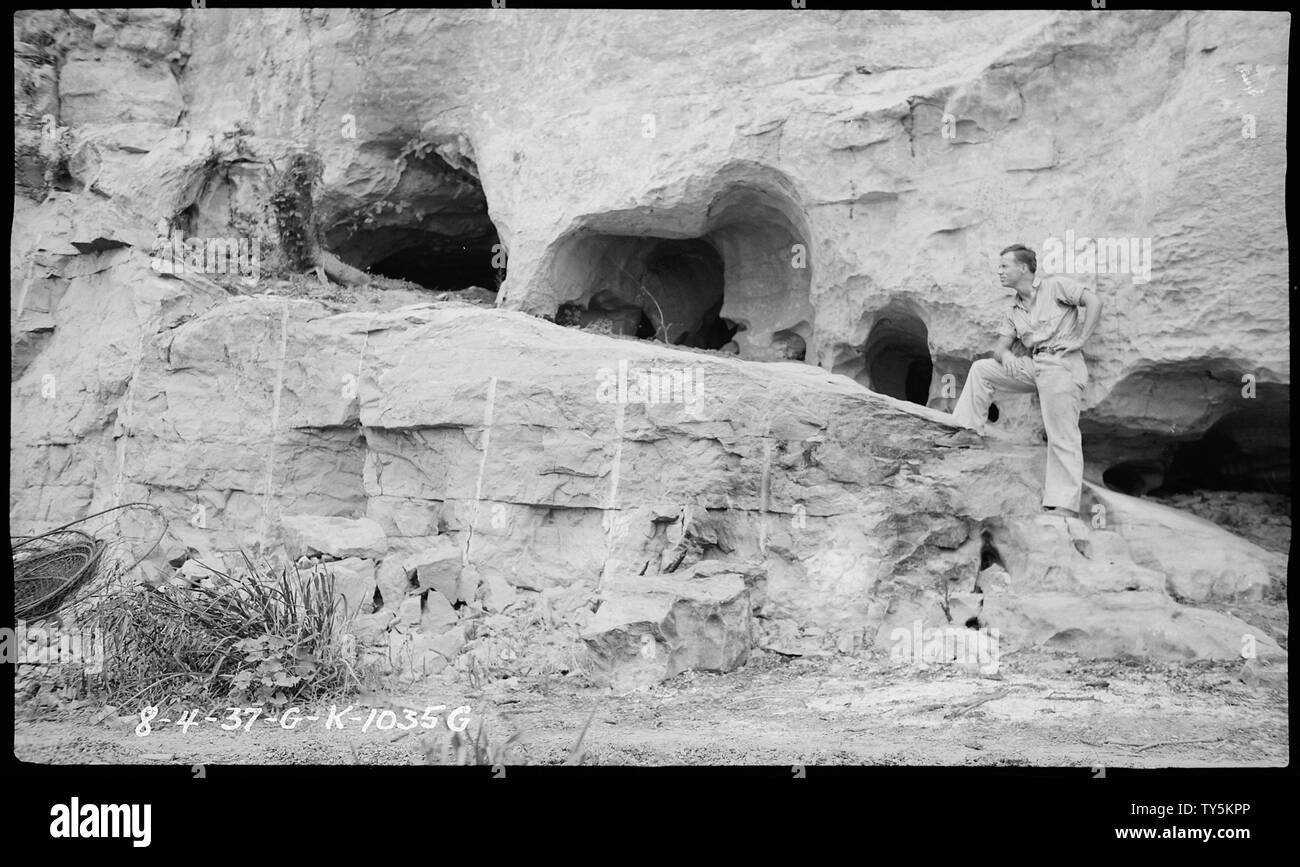 Honeycomb Bluff Caverns Stock Photo - Alamy