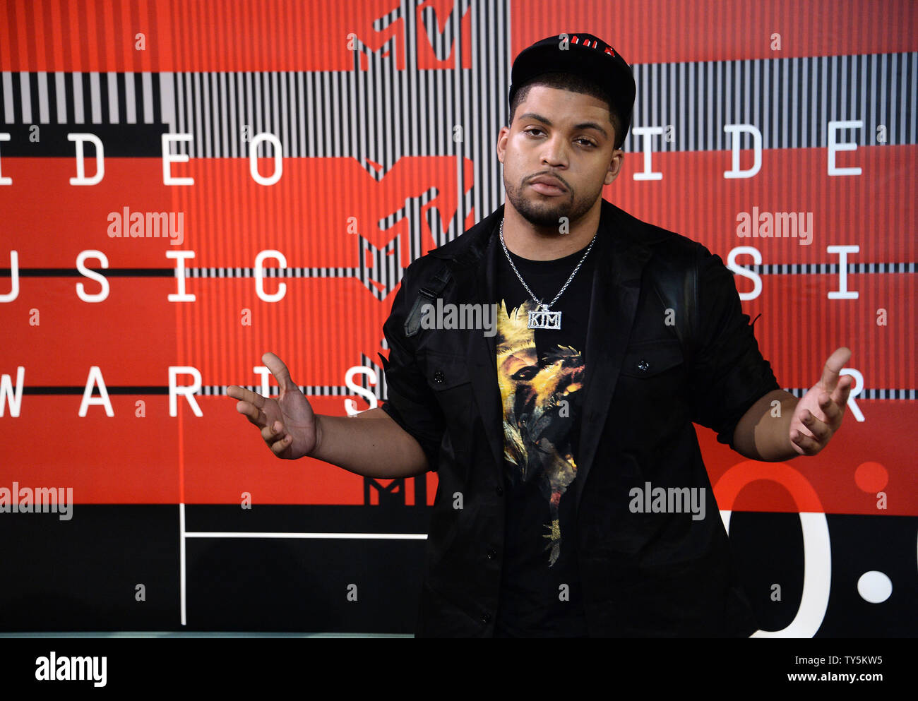 Actor O'Shea Jackson Jr. arrives on the red carpet for the 32nd annual ...