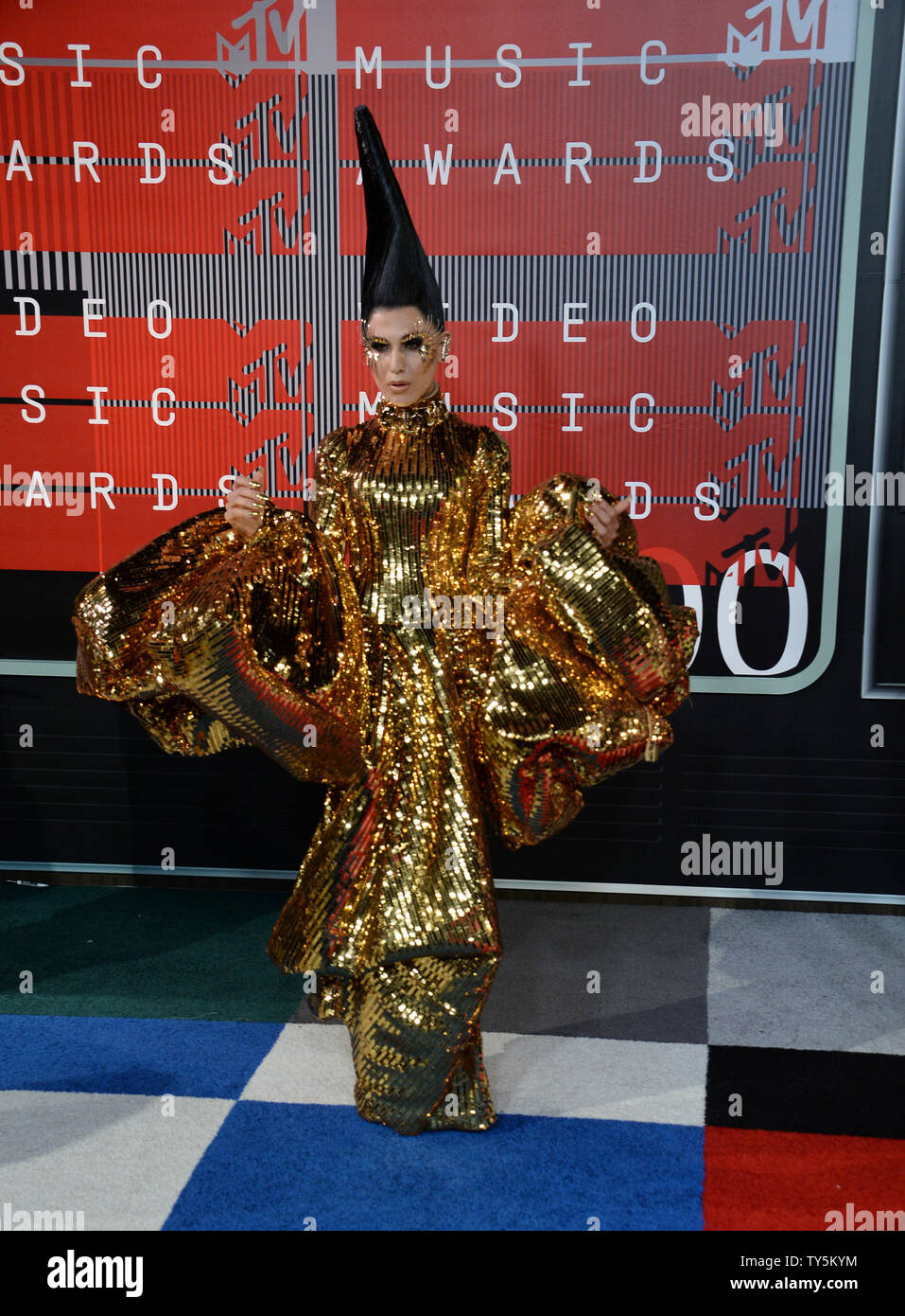 Singer Z-LaLa arrives on the red carpet for the 32nd annual MTV Video ...