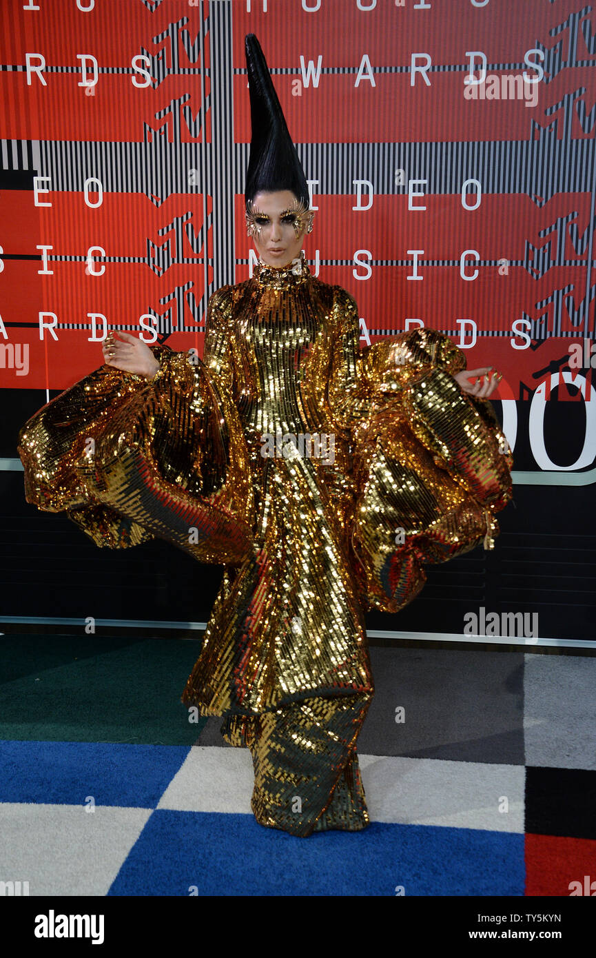 Singer Z-LaLa arrives on the red carpet for the 32nd annual MTV Video ...