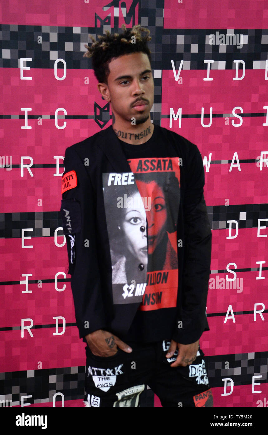 Rapper Vic Mensa arrives on the red carpet for the 32nd annual MTV ...
